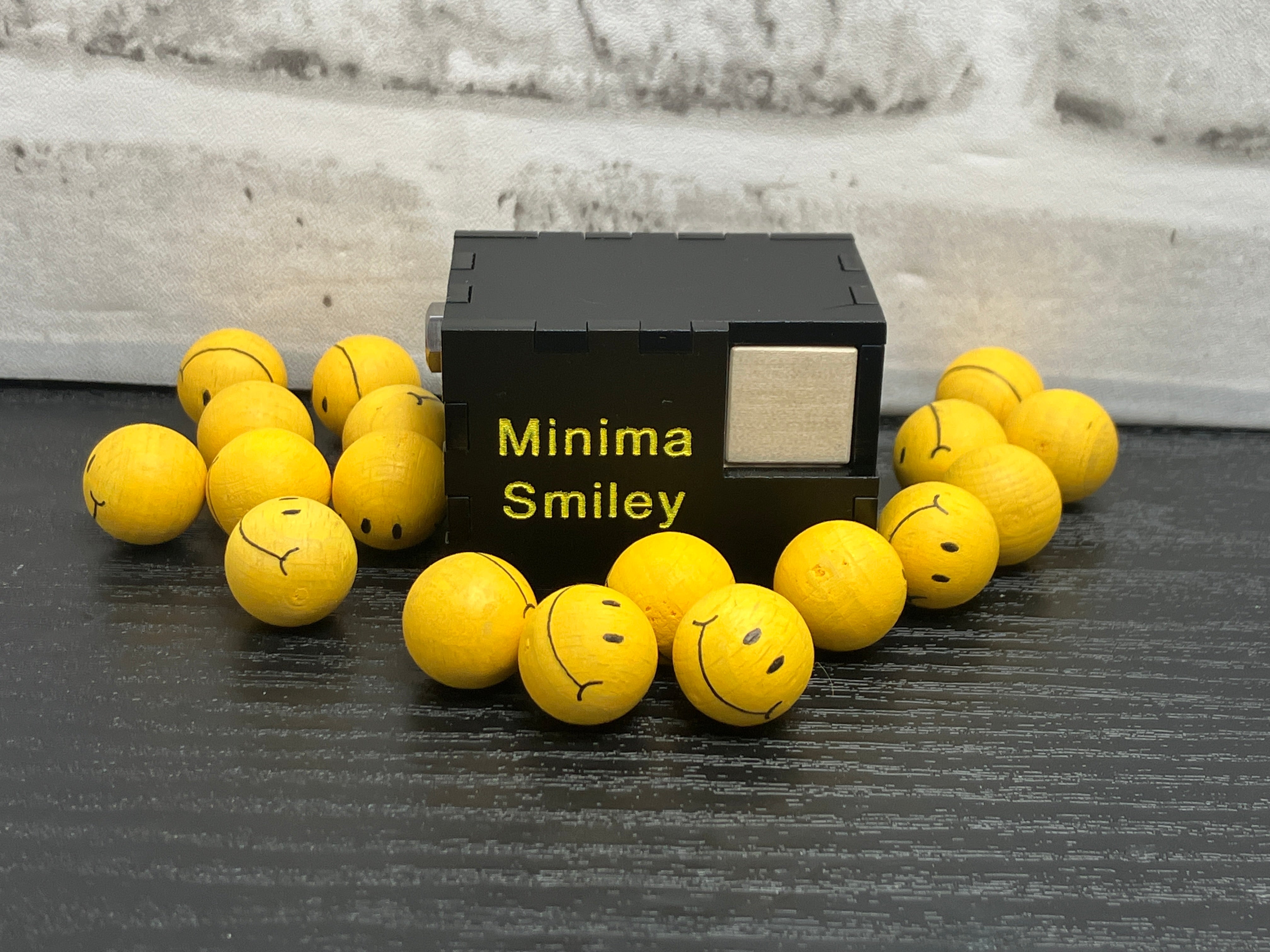 Minima Smiley – NothingYet Designs